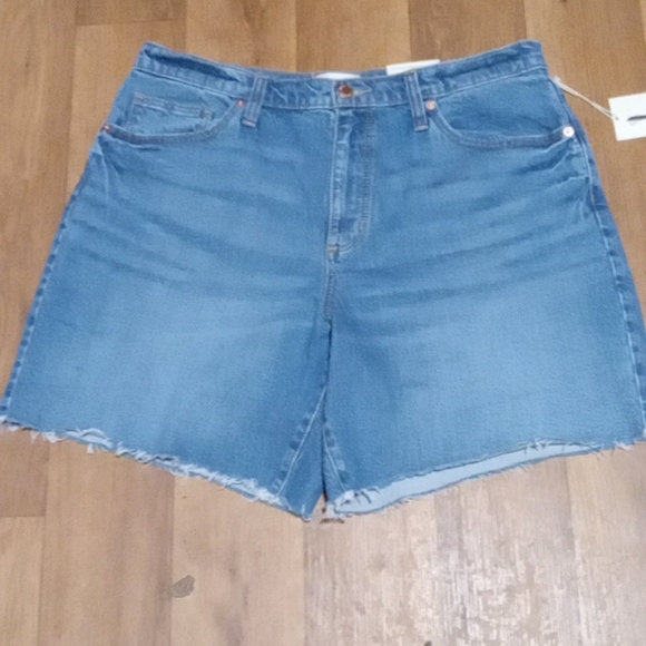 Universal Thread | Shorts | Nwt Universal Thread Vintage Bermuda Denim ...